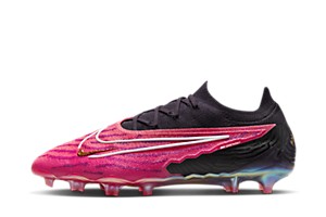 What Boots Does Mason Mount Wear?