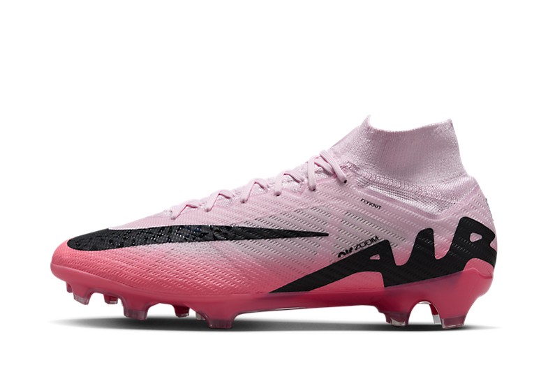 Best Football Boots For Wingers - Which To Pick?