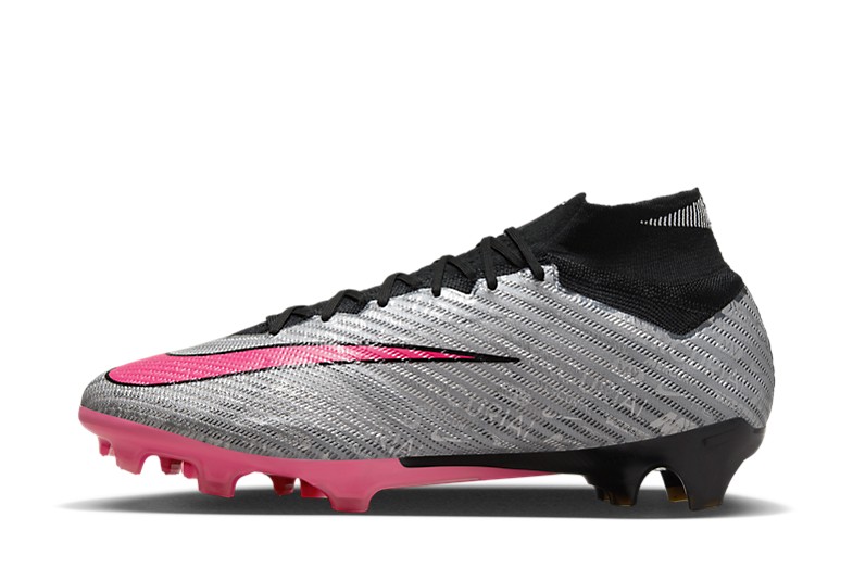 Best Football Boots For Wingers - Which To Pick?