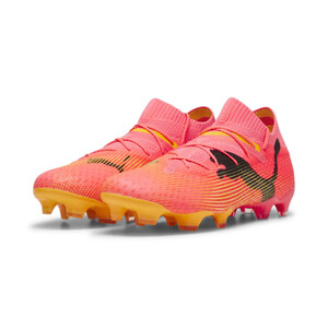 Best Football Boots For Midfielders - What To Wear?