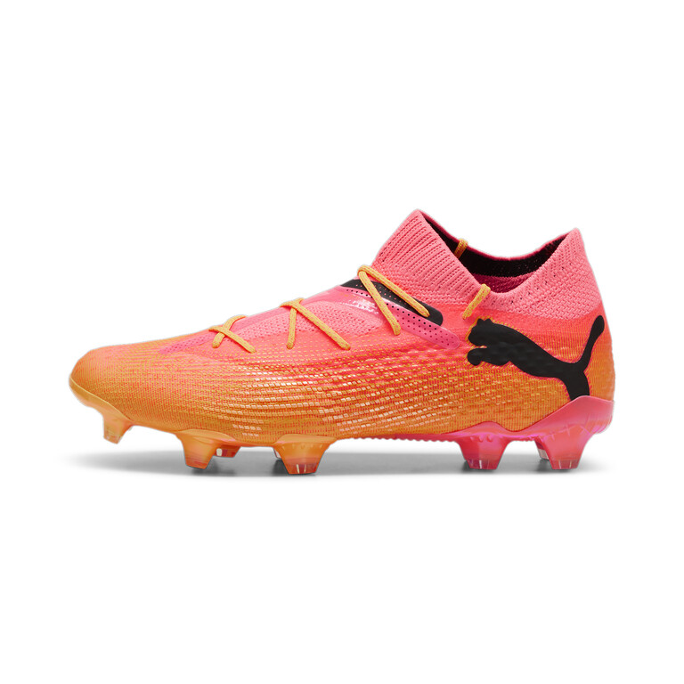 Best Football Boots For Midfielders - What To Wear?