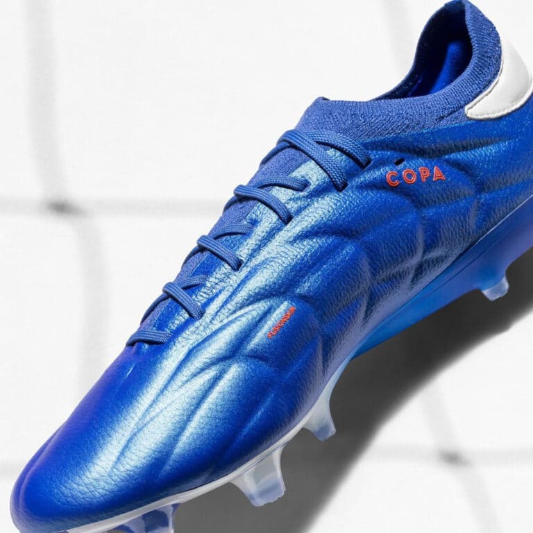 8 Best Football Boots For Strikers - What Forwards Wear?