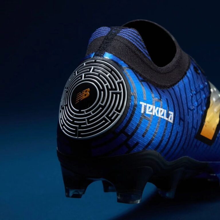 Best Football Boots For Midfielders - What To Wear?