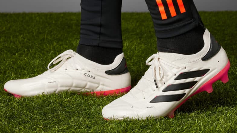 8 Best Football Boots For Strikers - What Forwards Wear?