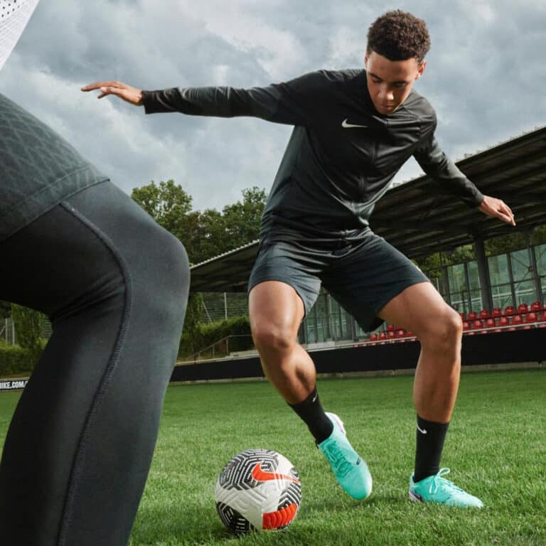 Best Football Boots For Midfielders - What To Wear?