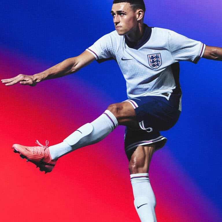 Best Football Boots For Midfielders - What To Wear?